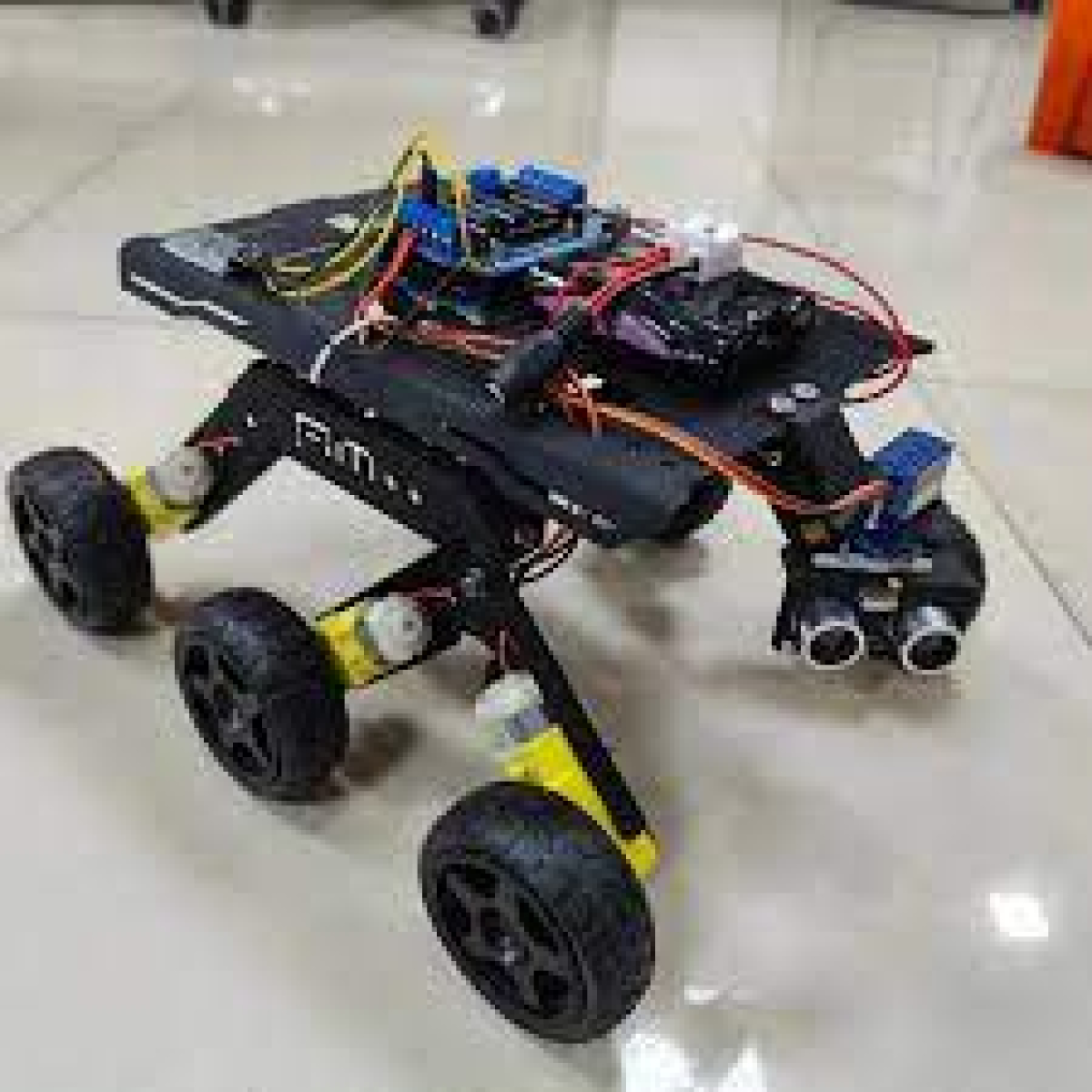 DIY BLUETOOTH CONTROLLED ROBOT - Engineerstoy.com